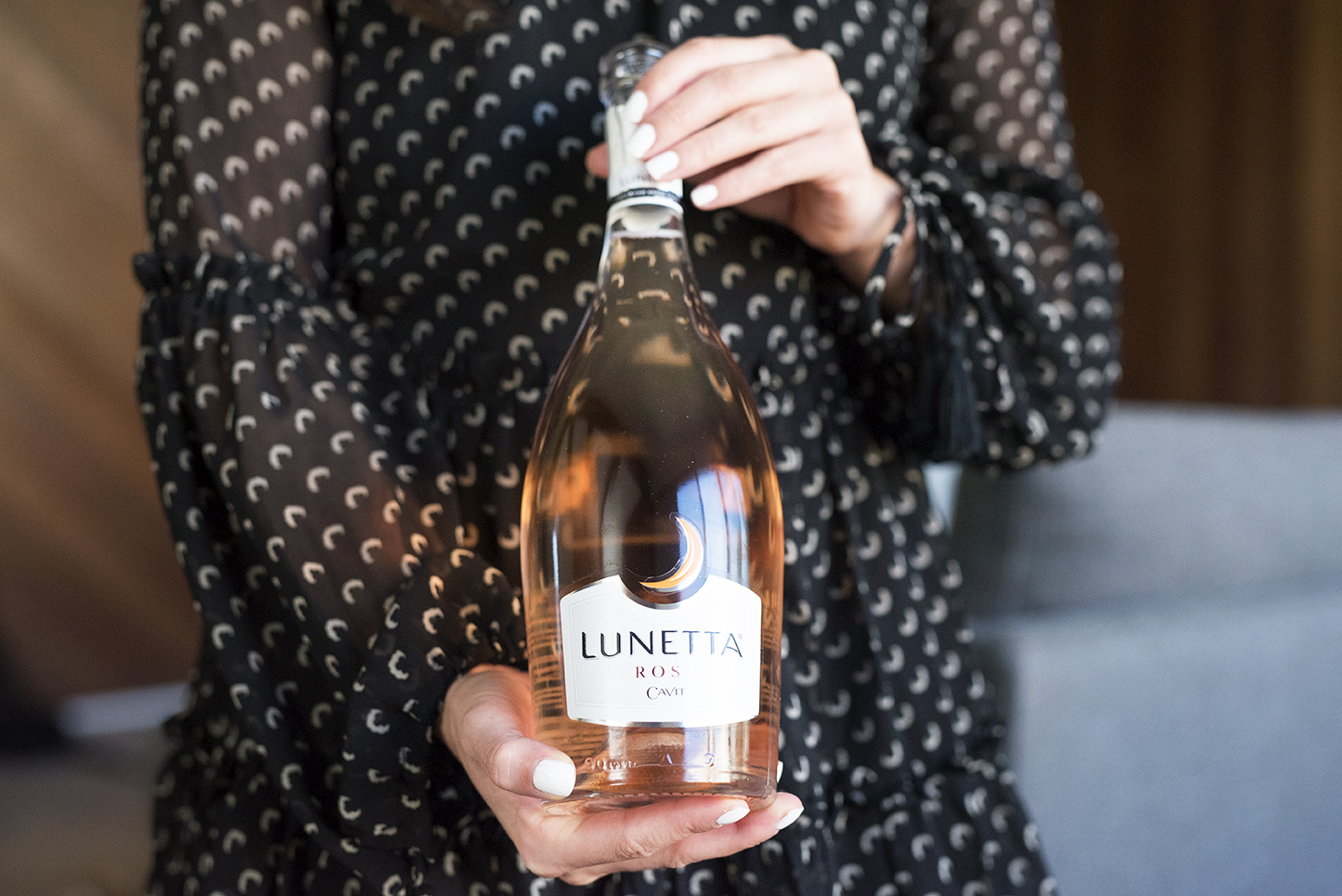 Rosewater Cupcakes Paired with Lunetta Rosé: #PopTheLunetta - Pretty in ...